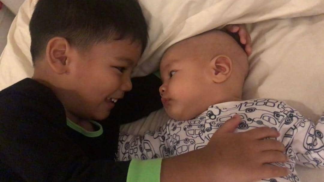 Sayang Adik, Begini 10 Kedekatan Juna dan Kai Putra Titi Kamal | IDN Times