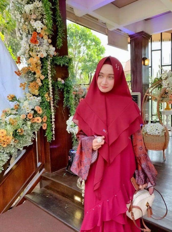 10 Potret Terbaru Nia Paramitha, Makin Imut & Anggun di Usia 41 T | IDN ...