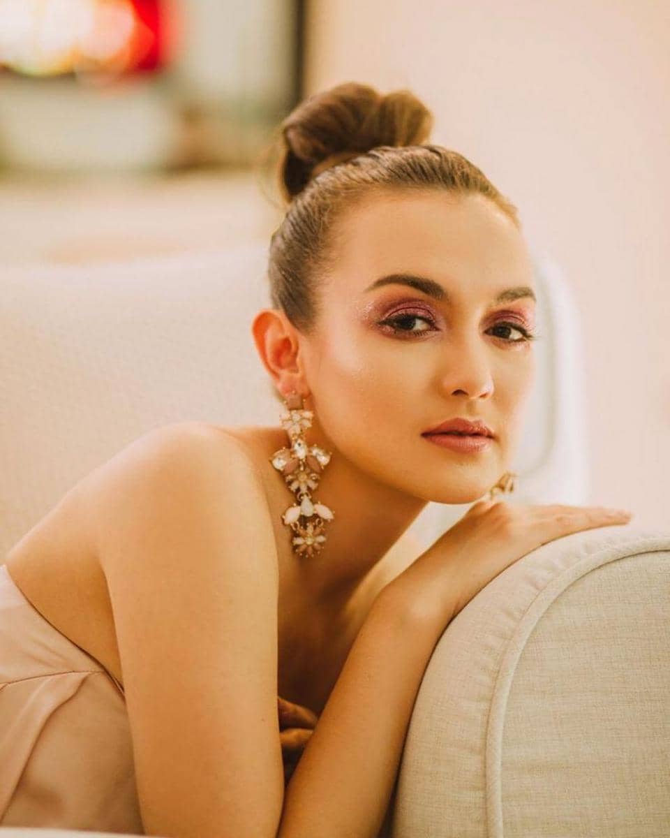 Genap Berusia 36 Tahun, Ini 5 Perjalanan Karier Rianti Cartwright | IDN ...