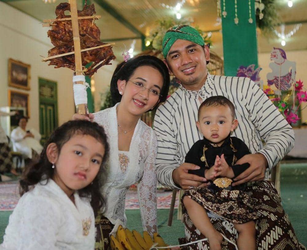 10 Potret Terkini GKR Bendara dan Suami, Sudah Punya Dua Anak! | IDN Times