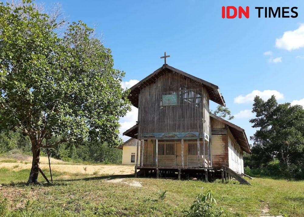 Potret Gereja di Wilayah Pelosok Perbatasan Kalimantan dan Malays | IDN ...