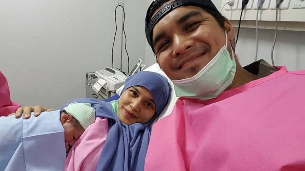 10 Momen Ratu Anandita dari Awal Hamil hingga Melahirkan Anak Ket | IDN ...