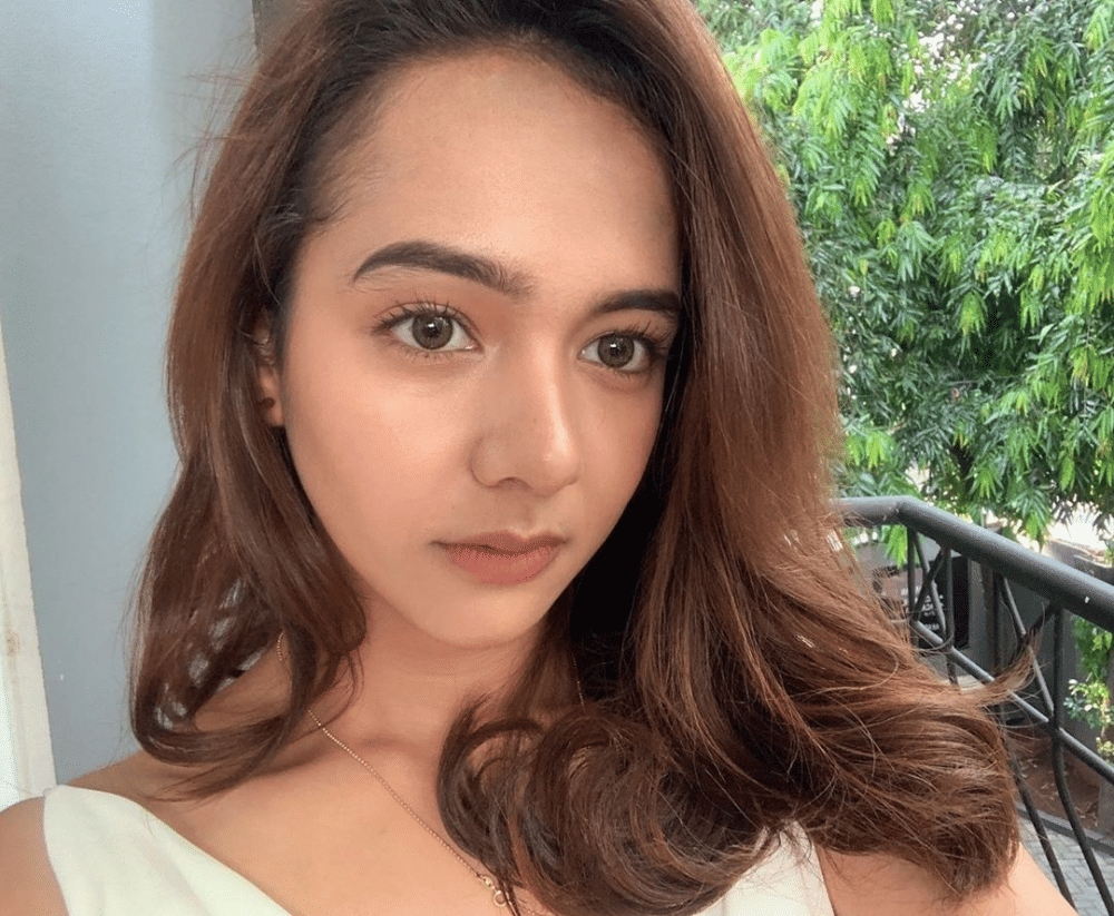 10 Pesona Dianda Sabrina, Pemeran Gina Di Sinetron Dari Jendela S | IDN ...