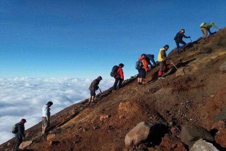 Syarat Terbaru Pendakian ke Gunung Slamet, Cek Biar Gak Zonk | IDN ...
