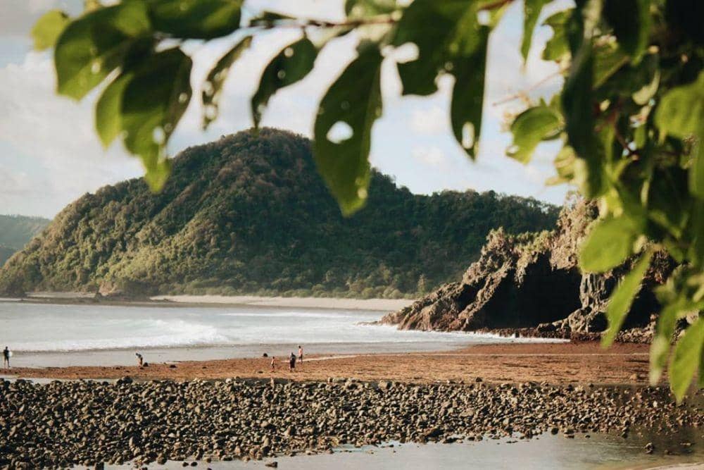 10 Pantai Paling Angker di Indonesia Tengah dan Timur, Bikin Meri | IDN ...