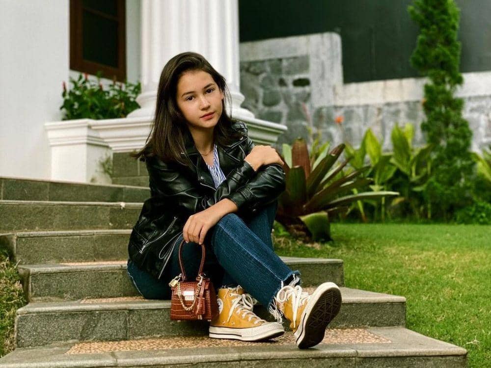 10 Harga Outfit Sandrinna Michelle, Ada Kaus Khas Dari Jendela SM | IDN ...