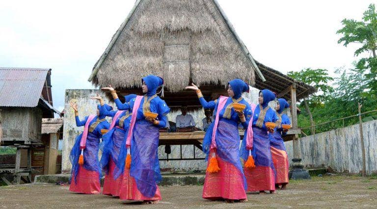 Mengenal 5 Tradisi Unik Suku Bima yang Tak Banyak Orang Tahu | IDN Times