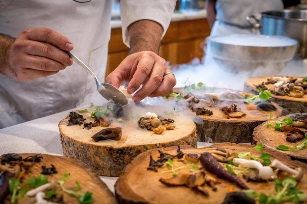 5 Perbedaan Chef dan Koki, Jangan Sampai Tertukar | IDN Times