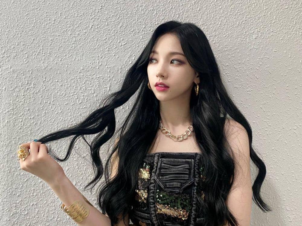 Potret Terkini Karina aespa dengan Rambut Hitam | IDN Times