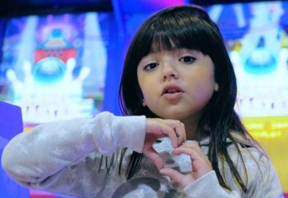 9 Potret Imut Alma Zarza, Penyanyi Viral Cover Lagu 'Tutu' | IDN Times