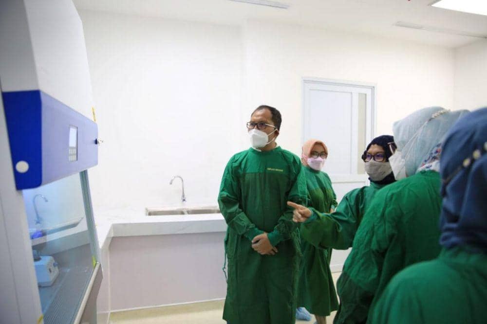 Lab PCR RS Daya Makassar, Mampu Deteksi Varian Baru COVID | IDN Times ...