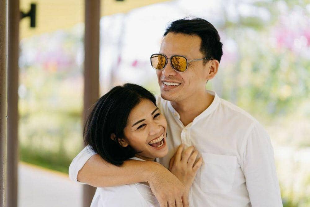 10 Potret Bahagia Ben Joshua dan Istri, Mesra! | IDN Times