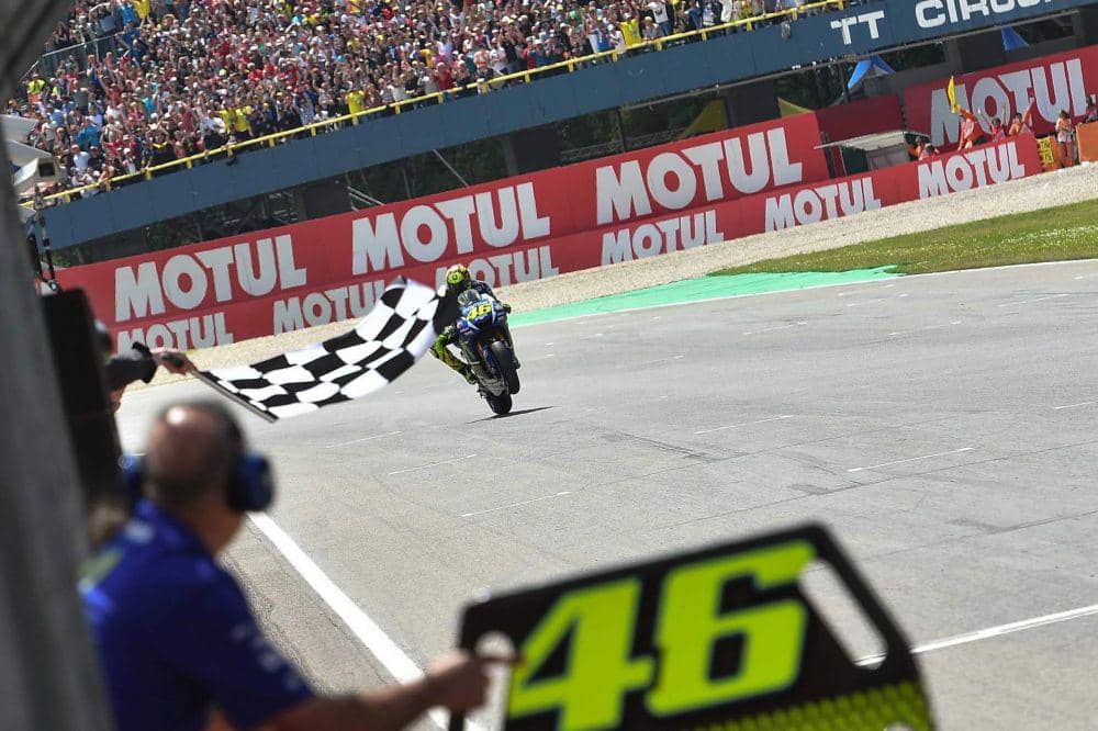 11 Arti Bendera di Balap MotoGP, Termasuk Chequered Flag | IDN Times