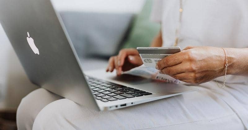 Cerita Yoland Handoko Soal Gaya Cinta Laura Kiehl di Cannes 2025 ...