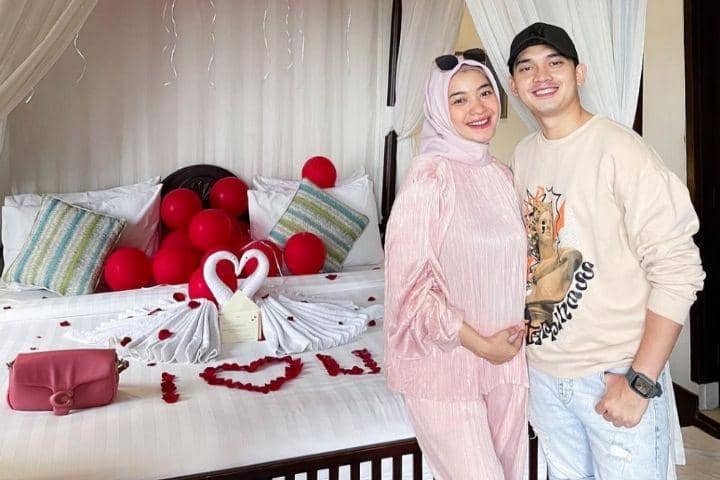 9 Potret Menawan Baby Bump Novia Giana, Istri Ikbal Fauzi | IDN Times