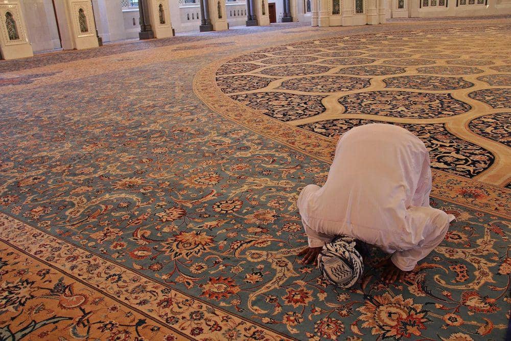 Doa dan Dzikir setelah Sholat Tahajud, Lengkap dengan Urutan | IDN Times