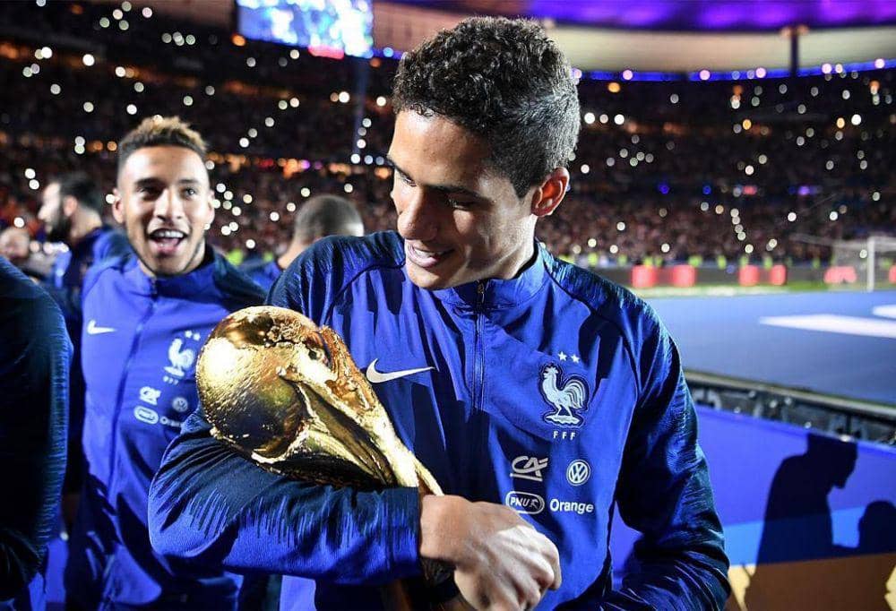 6 Fakta Raphael Varane yang Punya 20 Gelar Juara | IDN Times