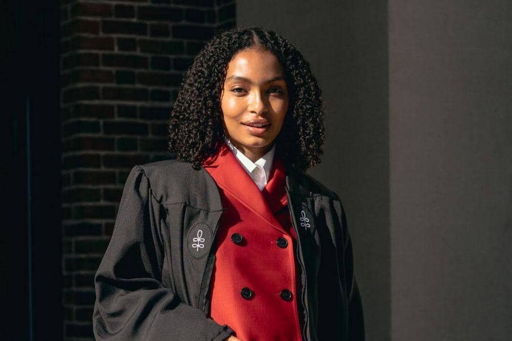 10 Pesona Yara Shahidi, Aktris yang Baru Lulus dari Harvard | IDN Times