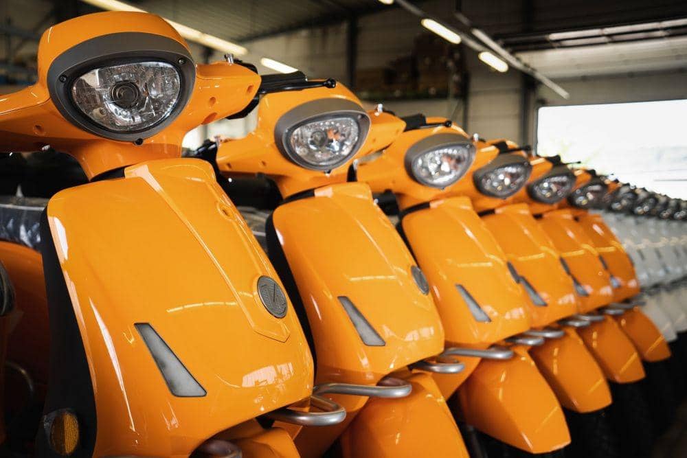 5 Daftar Motor Listrik Pakai Baterai Swap, Ada Smoot Zuzu | IDN Times