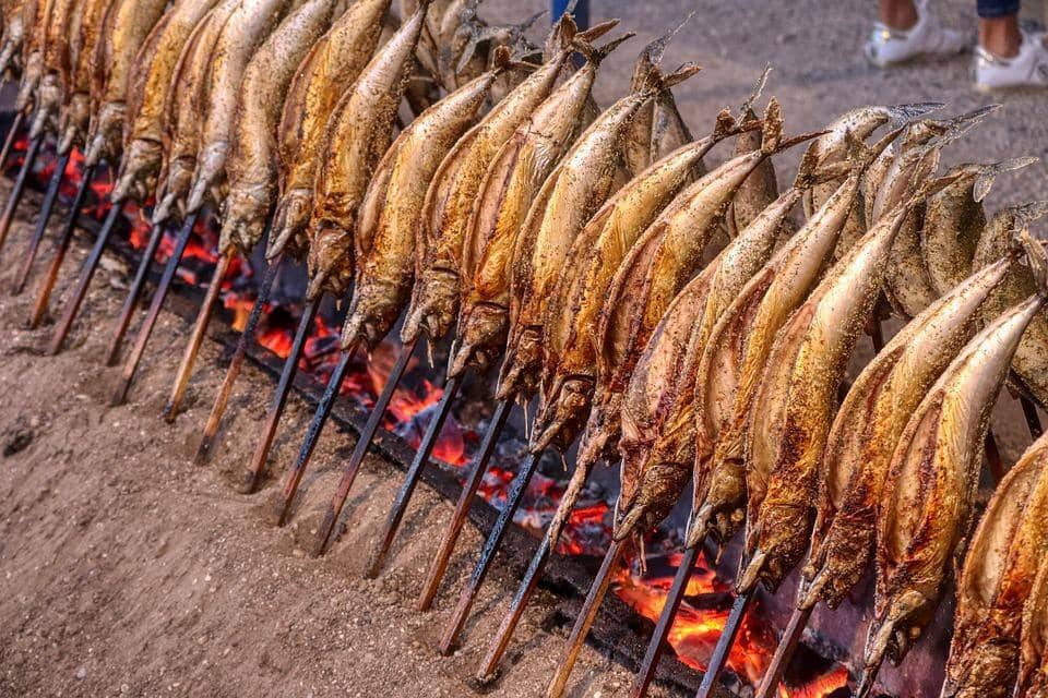 12 Jenis Ikan yang Biasa Dijadikan Ikan Asap, Ada Favoritmu? | IDN Times