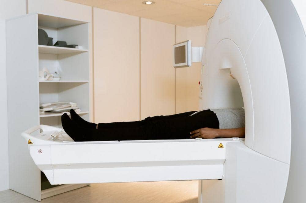 Apa Itu CT Scan? Ini Tujuan, Cara Kerja dan Efek Sampingnya | IDN Times
