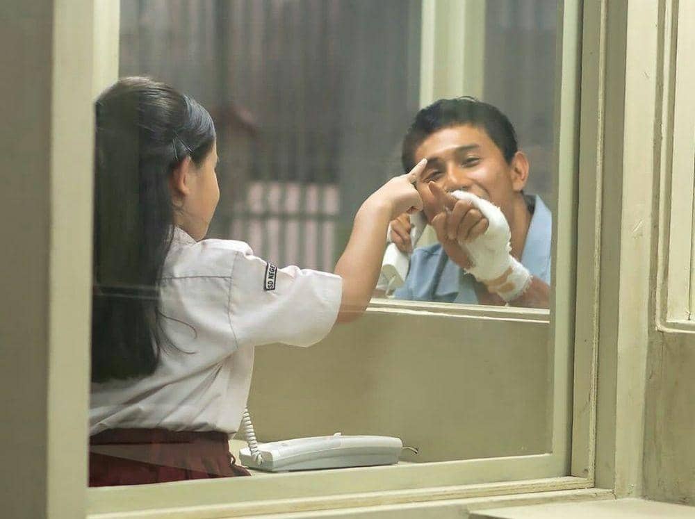 Review Miracle In Cell No. 7 Indonesia, Ngakak Sambil Nangis | IDN Times