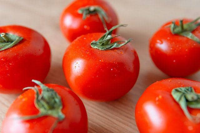 12 Manfaat Makan Tomat, Dirasakan Kulit hingga Jantung | IDN Times