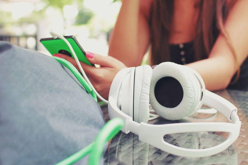 Perbedaan Headset, Headphone, dan Earphone, Jangan Tertukar! | IDN Times