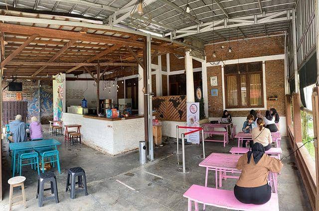 5 Rekomendasi Tempat Nongkrong di Purwokerto, Pas di Kantong | IDN ...