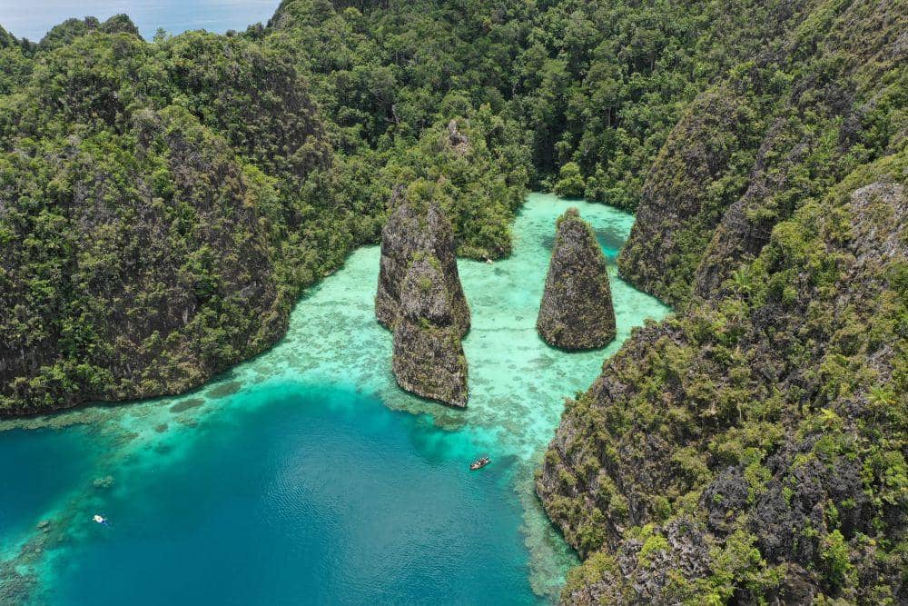 15 Pulau di Indonesia Timur yang Wajib Dikunjungi Sekali | IDN Times