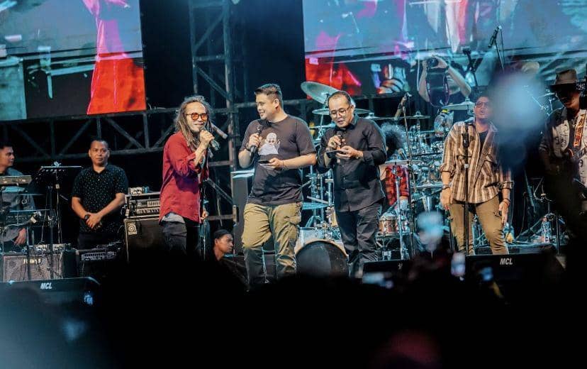 Ipang Ajak Bobby dan Aulia Nyanyi Sahabat Kecil | IDN Times Sumut