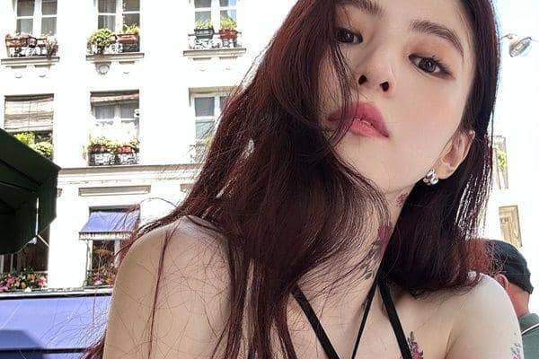 8 Potret Badass Han So Hee Pamer Tato, Terbaru saat di Paris | IDN Times