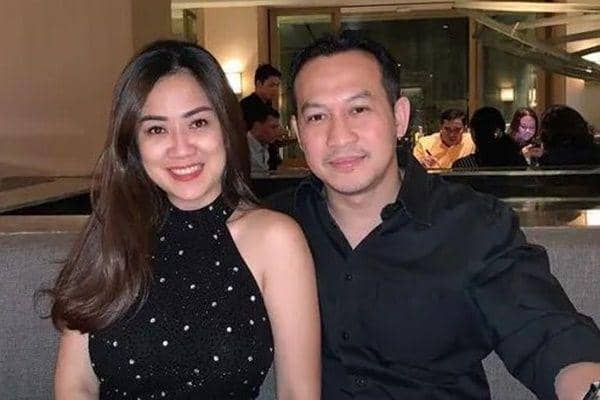 7 Potret Kenangan Tante Ernie dan Mantan Suami | IDN Times
