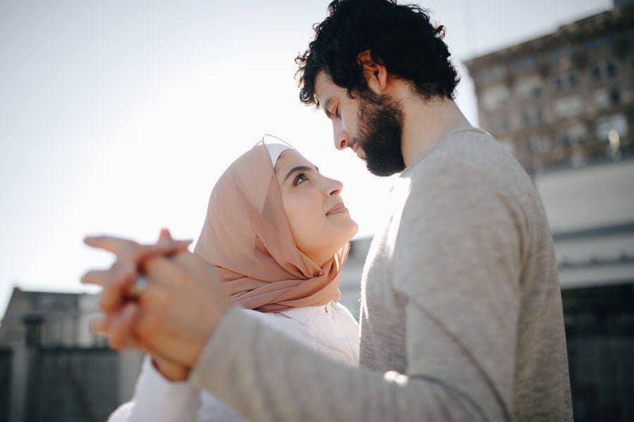 7 Gaya Rambut Gondrong Tanggung Laki-Laki, Keren dan Trendi | Popbela.com