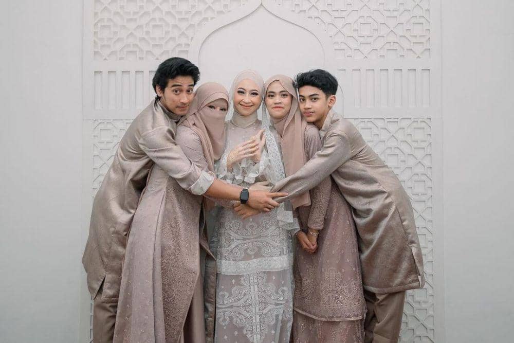 Sibling Goals! 8 Potret Hangat Adiba Khanza & Ketiga Adiknya | Popbela.com