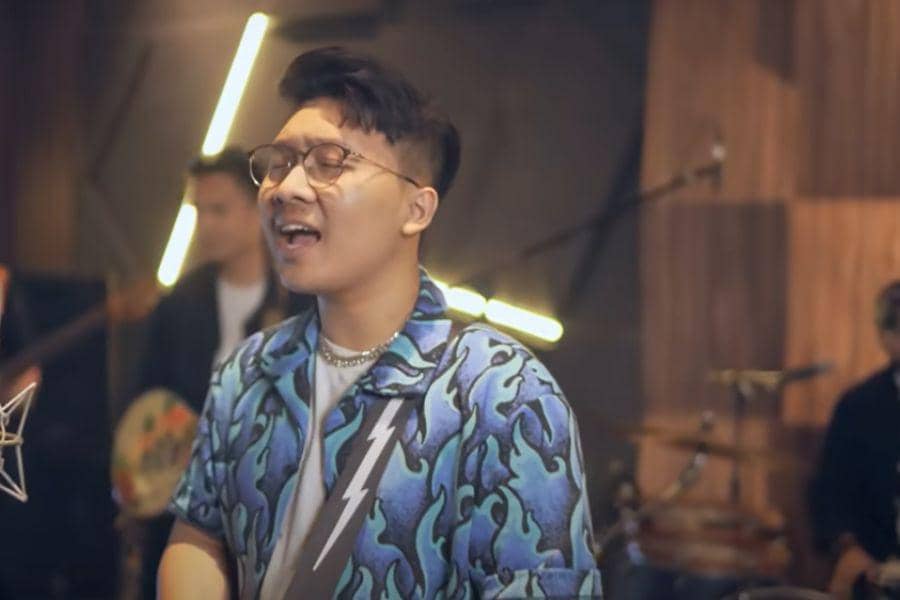 Lirik Lagu Jangan Katakan Cinta - KELJO yang Viral di TikTok | IDN Times
