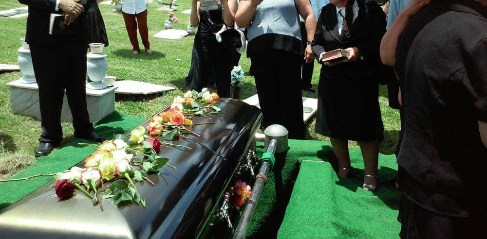 Arti Meninggal Hari Selasa, Ternyata Ini Mitosnya! | IDN Times
