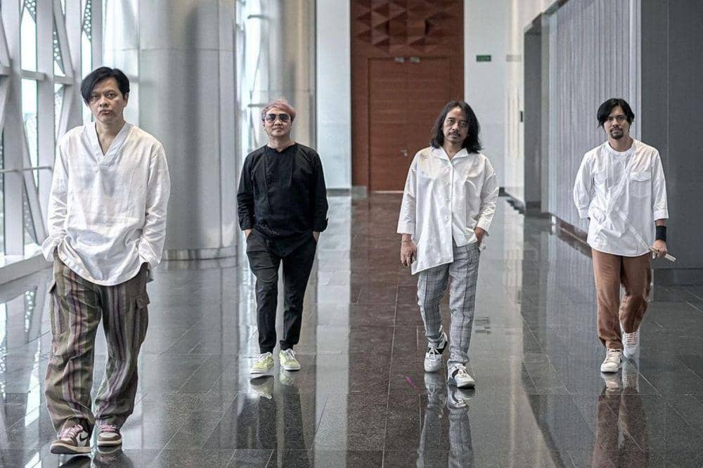 Lirik Lagu Lebaran Sebentar Lagi - Gigi | IDN Times
