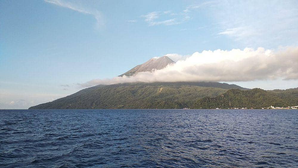 Gunung Api Aktif di Sulawesi Utara | IDN Times