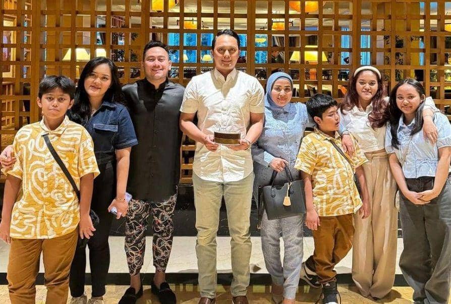 7 Potret Ultah ke-31 Fadel Islami, King Nassar Ikut Rayain! | IDN Times