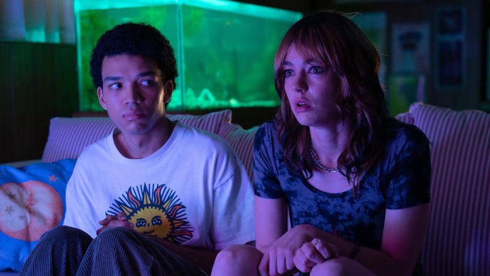 Fakta Film I Saw the TV Glow, Fabel Modern tentang Identitas | IDN ...