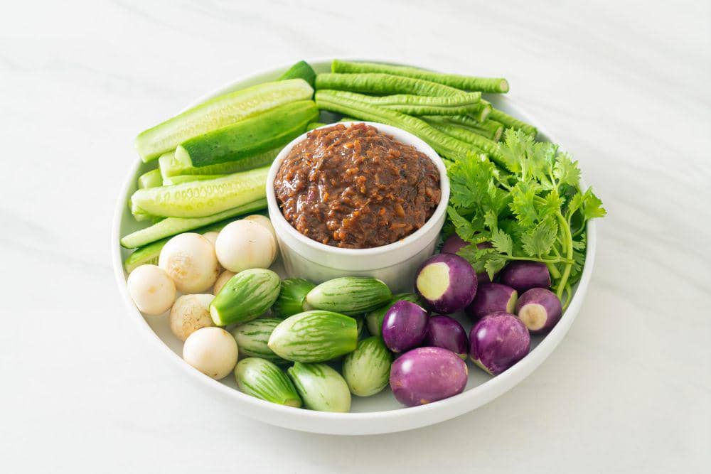 5 Cara Memasak Lalapan, Tambah Enak dan Bikin Beda! | IDN Times
