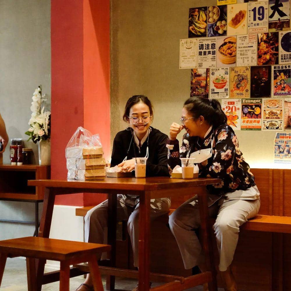 7 Tempat Ngopi Dekat Stasiun Gubeng yang Nyaman | IDN Times