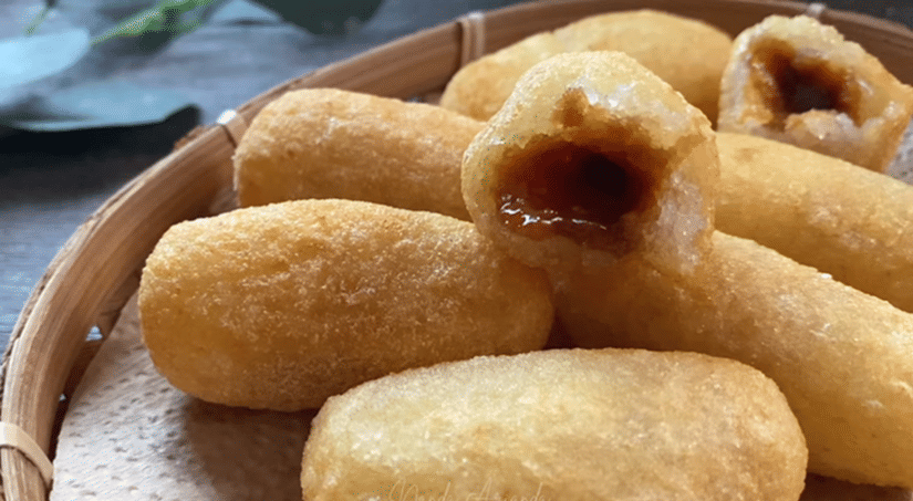 Resep Jemblem Singkong Isi Gula Merah | IDN Times
