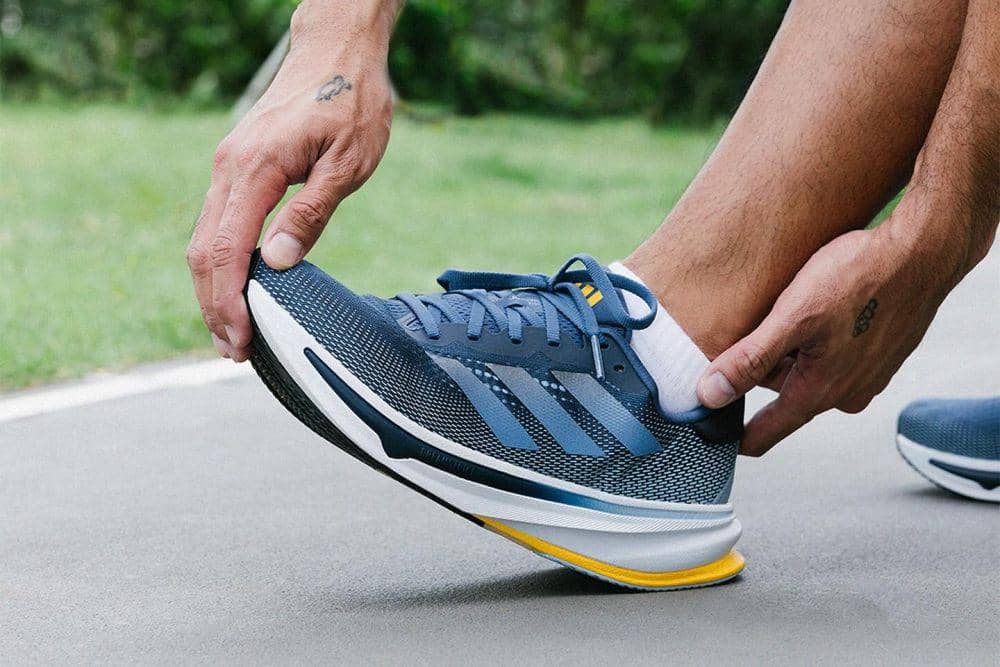 10 Rekomendasi Sepatu Running Adidas Terbaik dan Terlaris | IDN Times