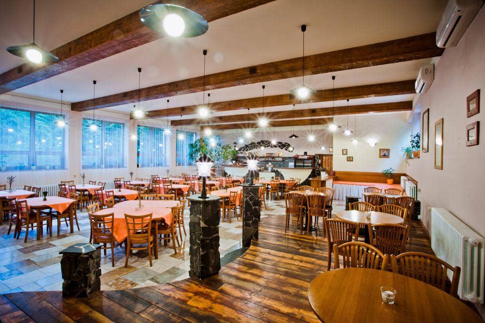 7 Restoran Terbaru di Surabaya 2025, Cocok untuk Kumpul Akhir Tahun ...