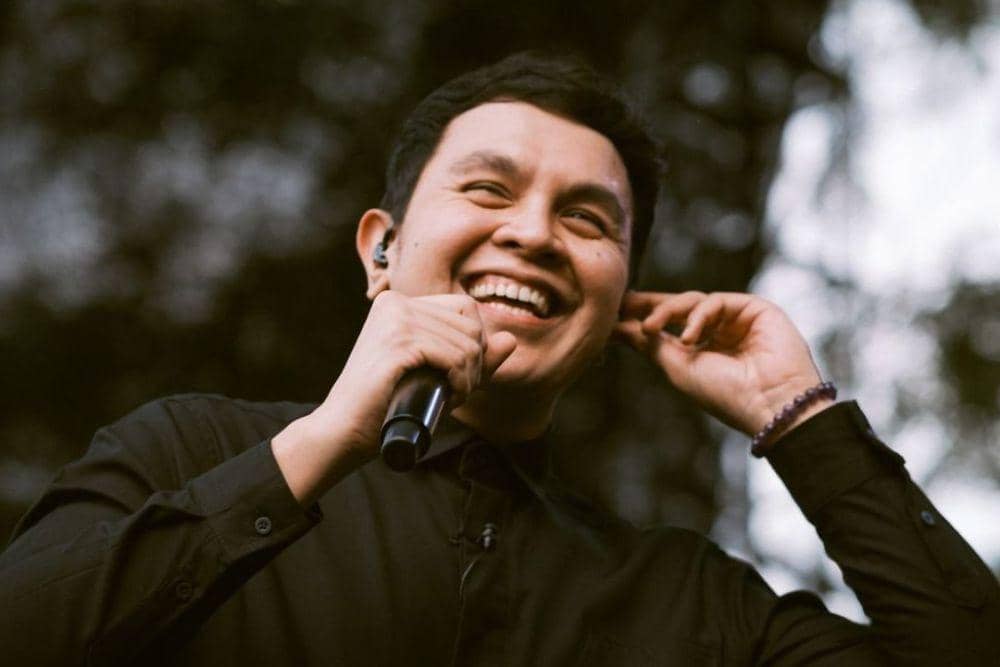 Lirik Lagu Monokrom - Tulus | IDN Times