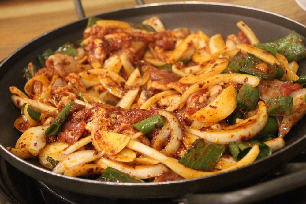 Resep dan Cara Membuat Cumi Asam Manis Seenak di Restoran | IDN Times