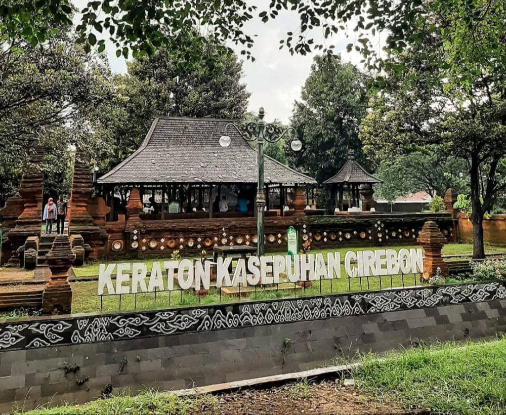 Keraton Kasepuhan Cirebon: Lokasi, Rute, Harga, dan Tips | IDN Times