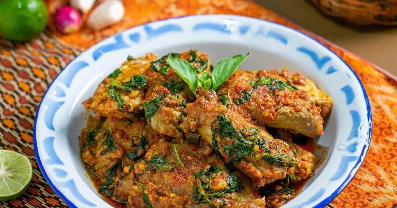 5 Tips Padu-padan Warna Hijau Emerald, Bikin Lebih Glamor! | Popbela.com